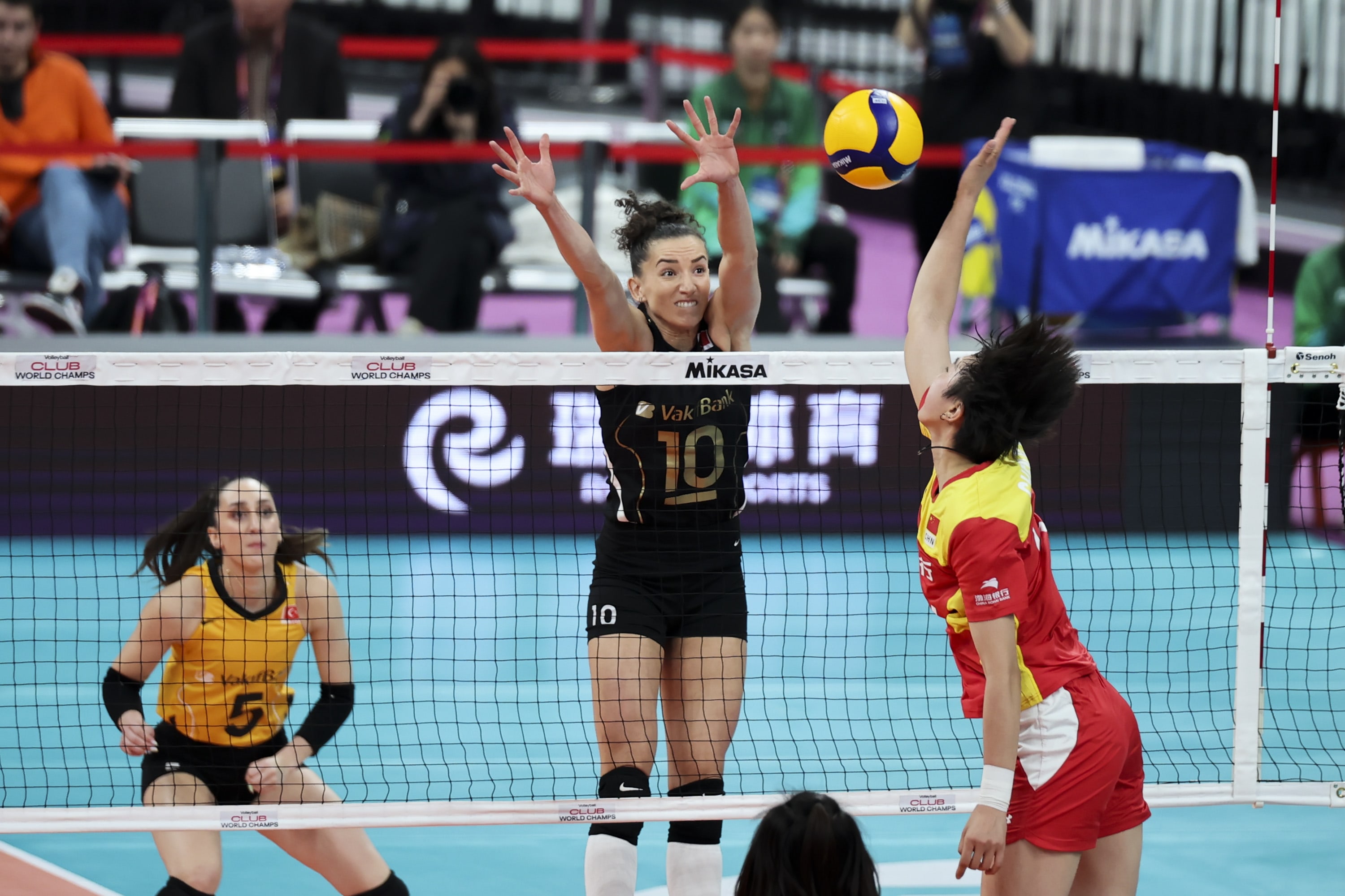 All-Turkish duel for Club Worlds crown shapes up