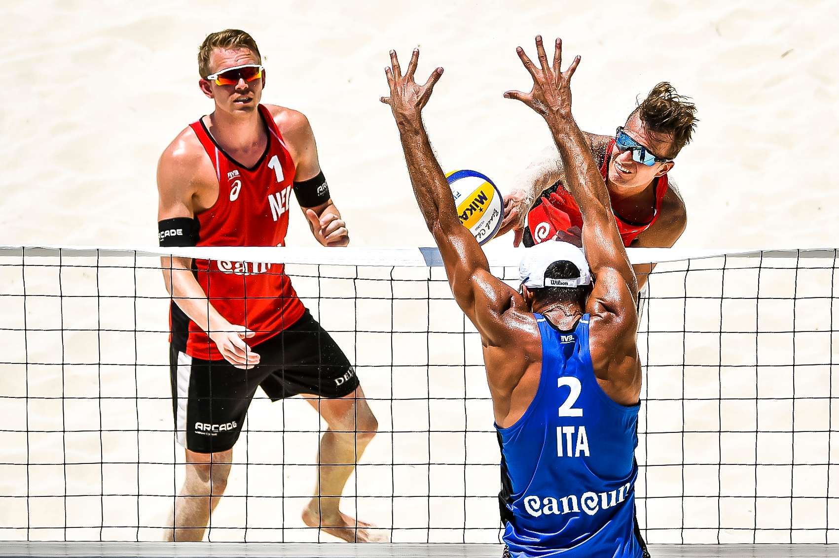 Volleyballmag.com: Beach Volleyball Digest