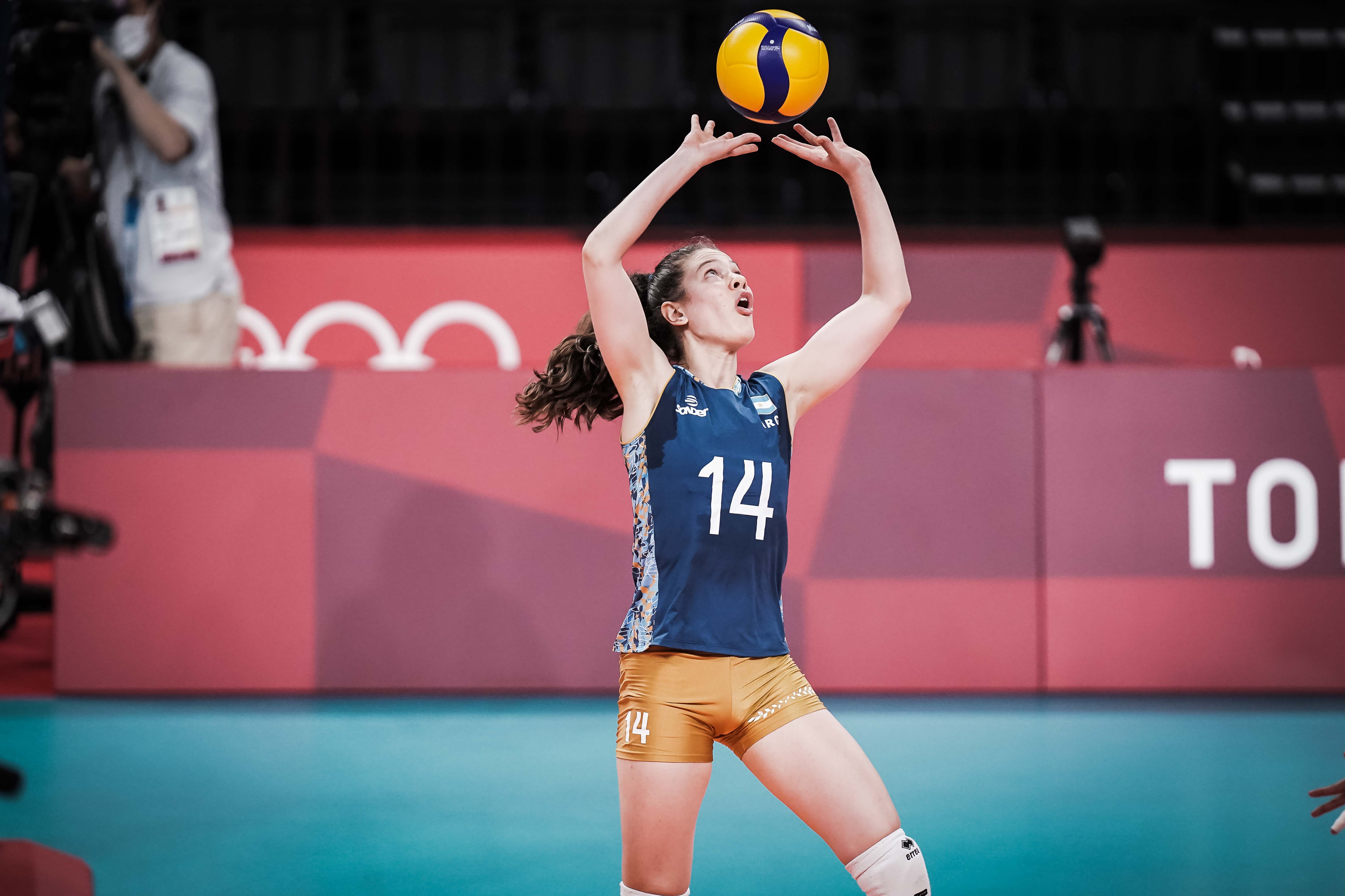 Mayer taking note of her Tokyo lessons