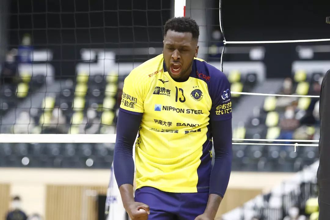 Vernon-Evans on fire as Blazers win back-to-back matches in Japan