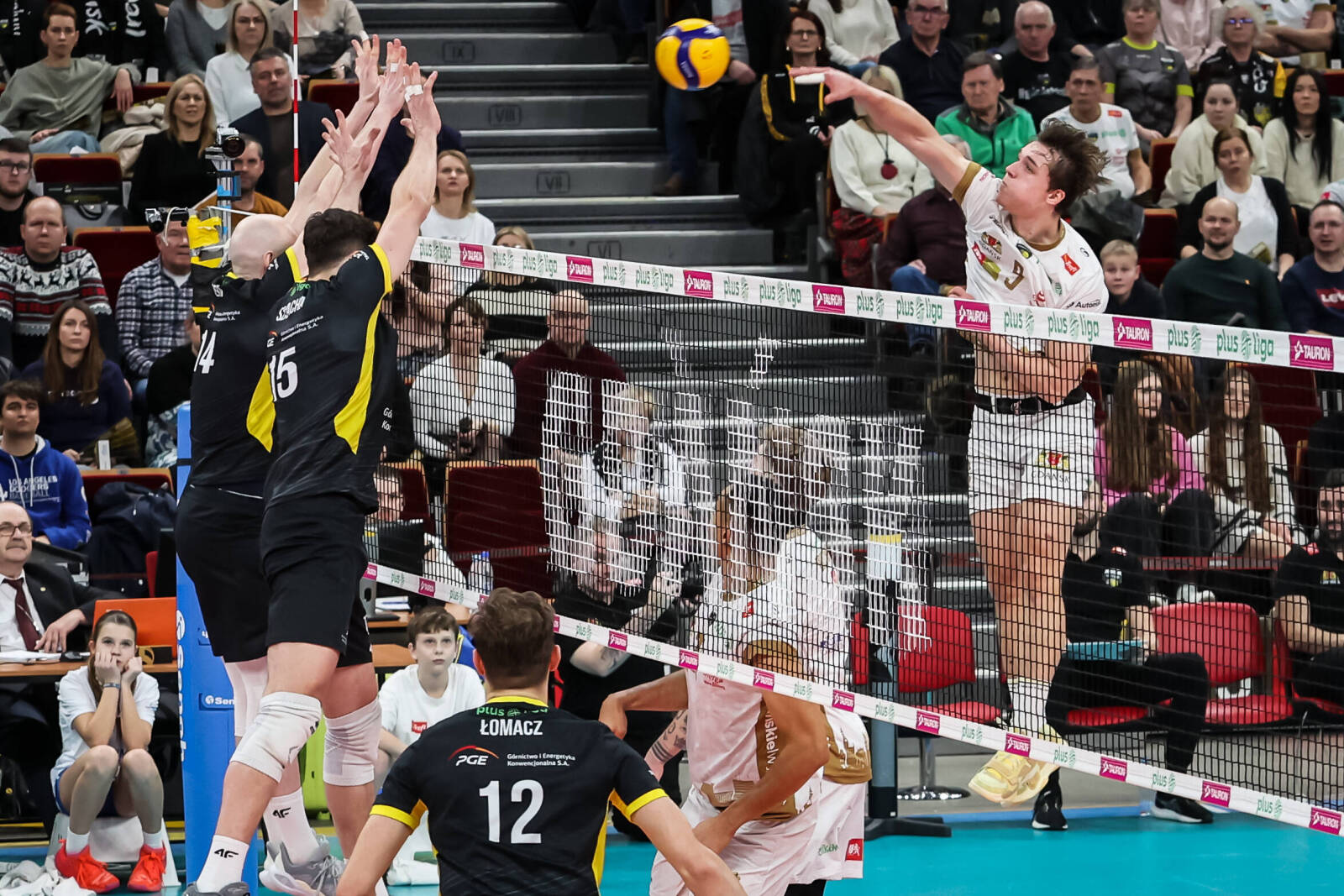 Cuprum Stilon and Trefl produce upsets in last PlusLiga leg for 2024