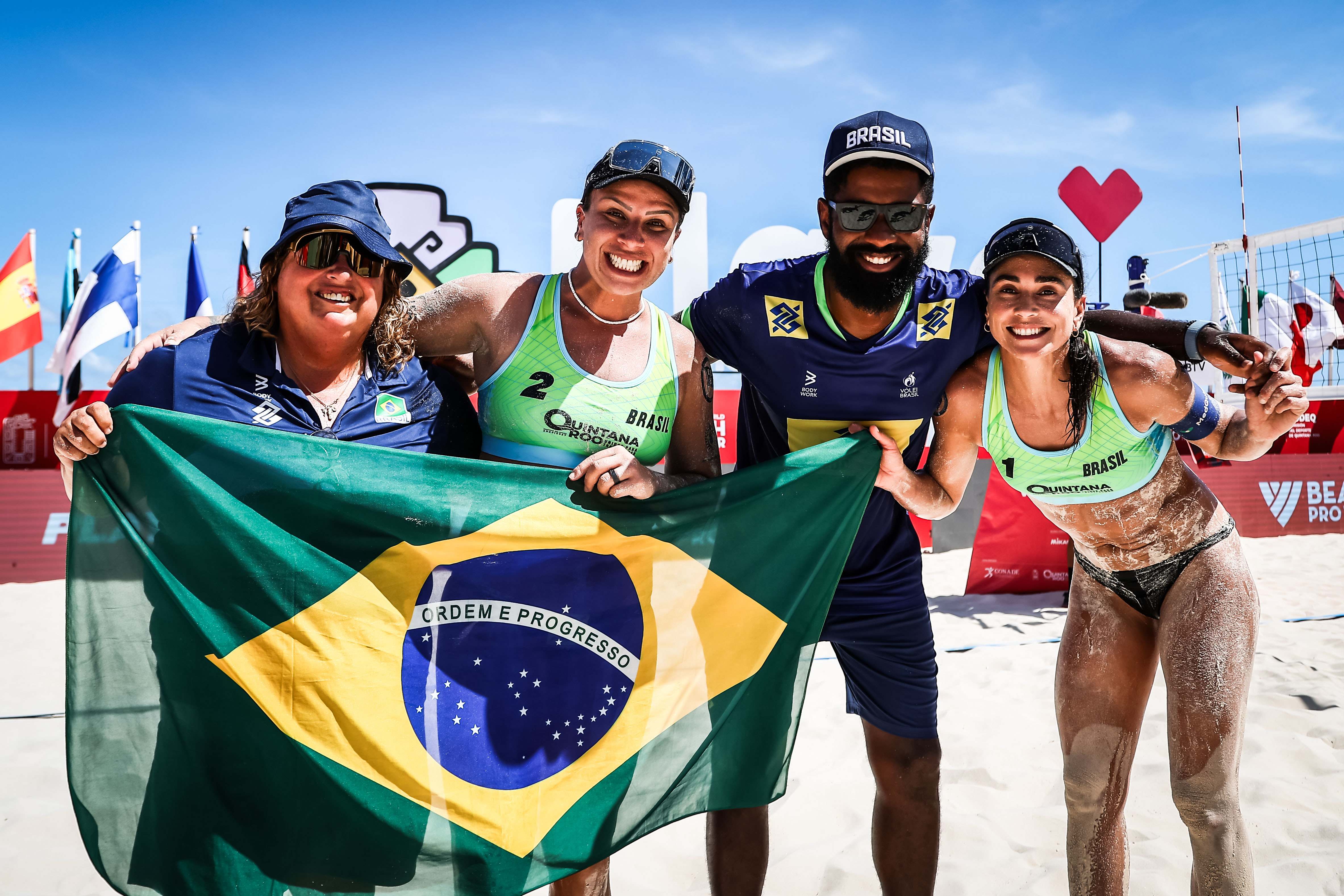 Carol and Rebecca claim Quintana Roo gold