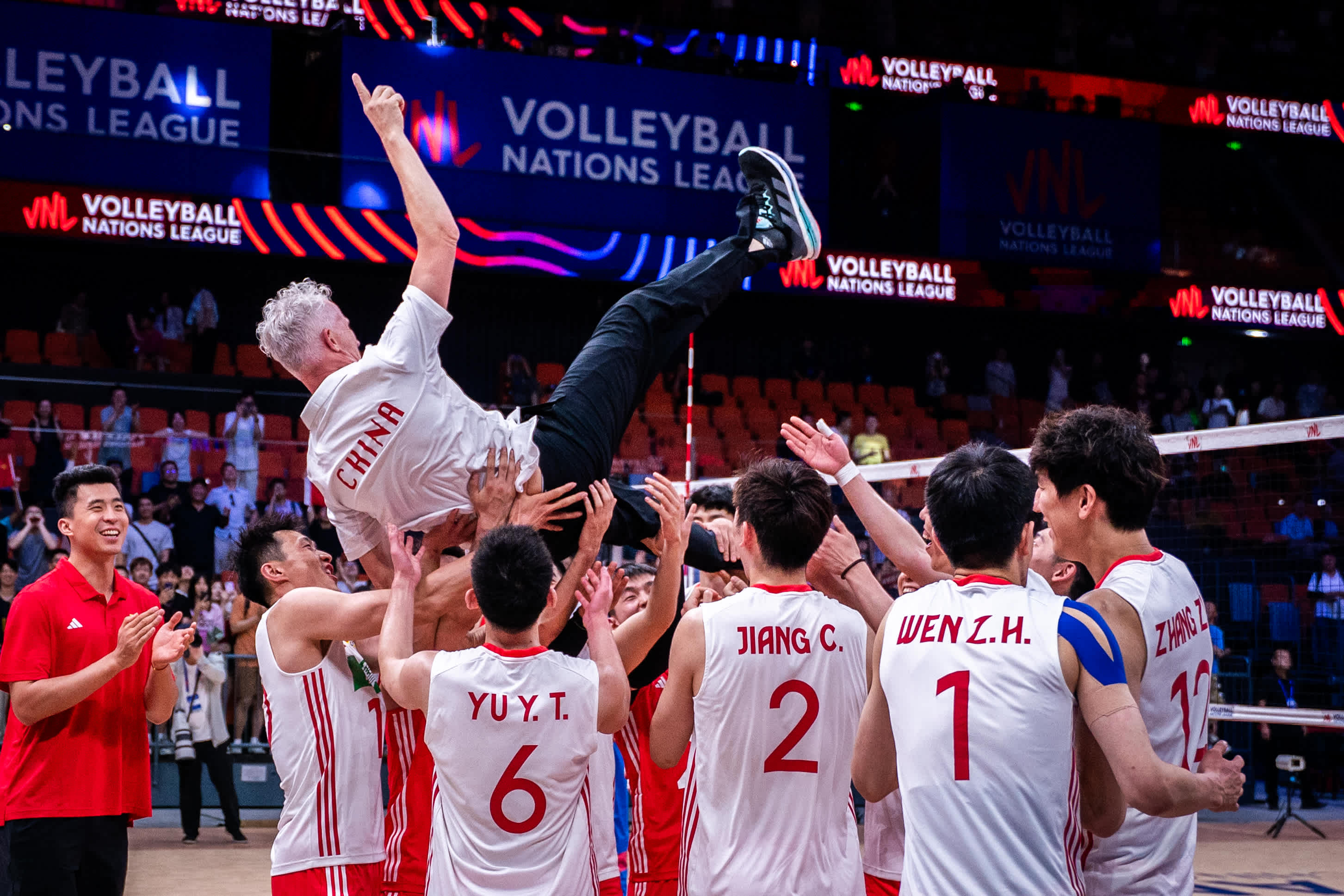 China celebrate Vital Heynen’s birthday with first win after VNL return