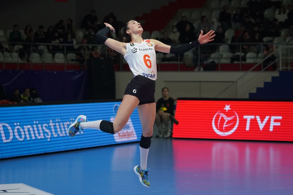 Understanding the Overhand Serve in Volleyball