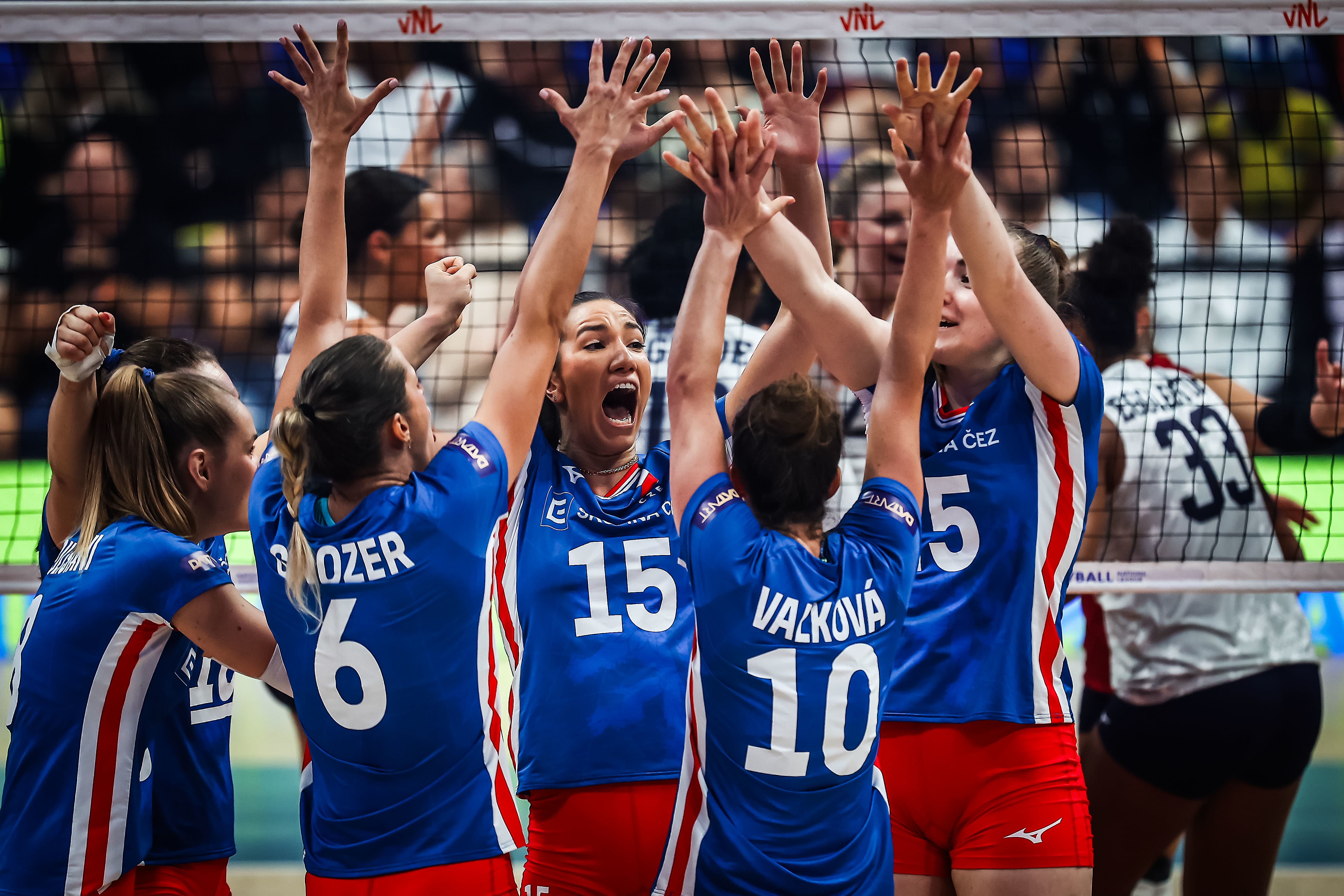 Czechia upset the USA in dramatic five-setter to get first-ever VNL victory