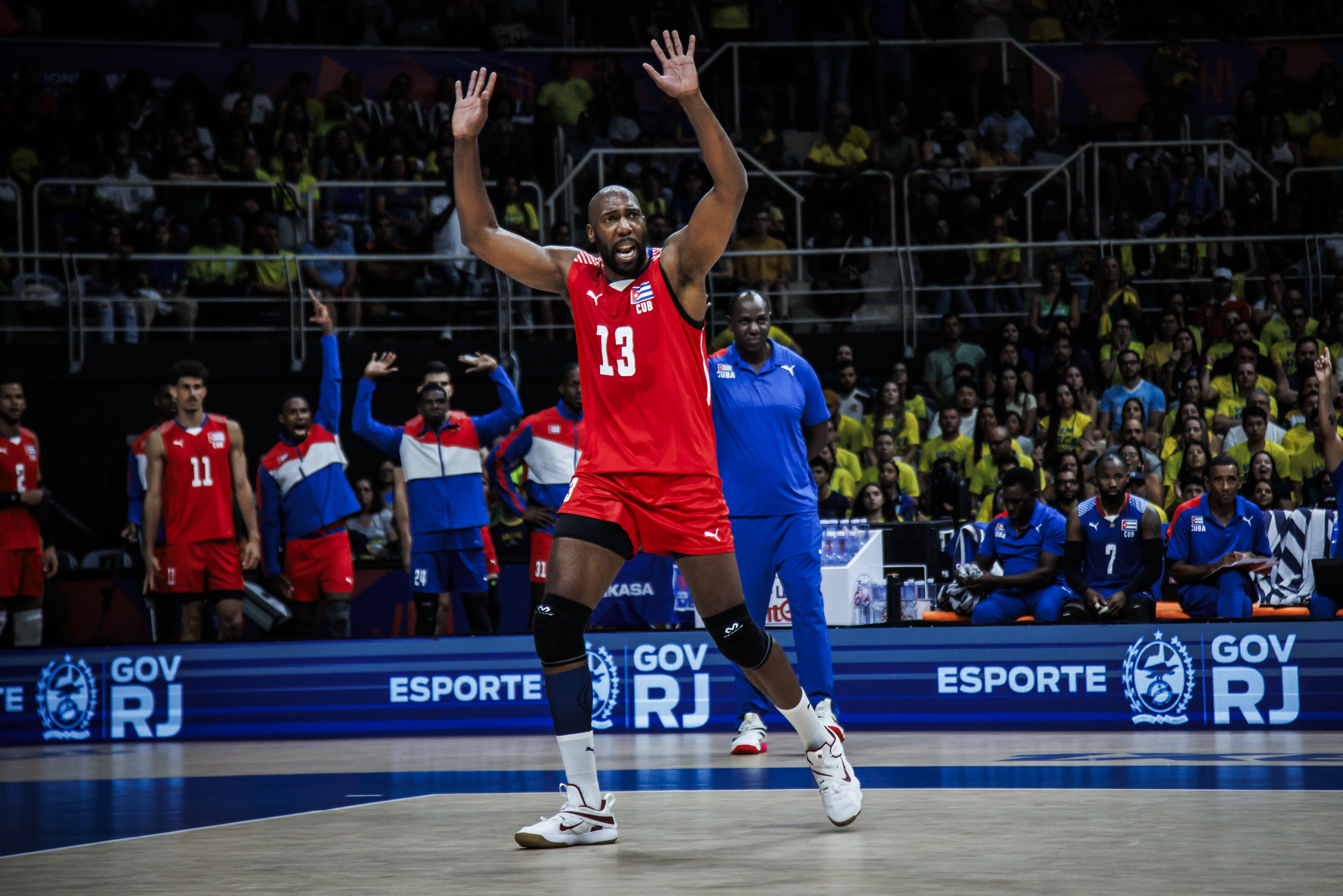 Cuba silence the Maracanãzinho and upset Brazil