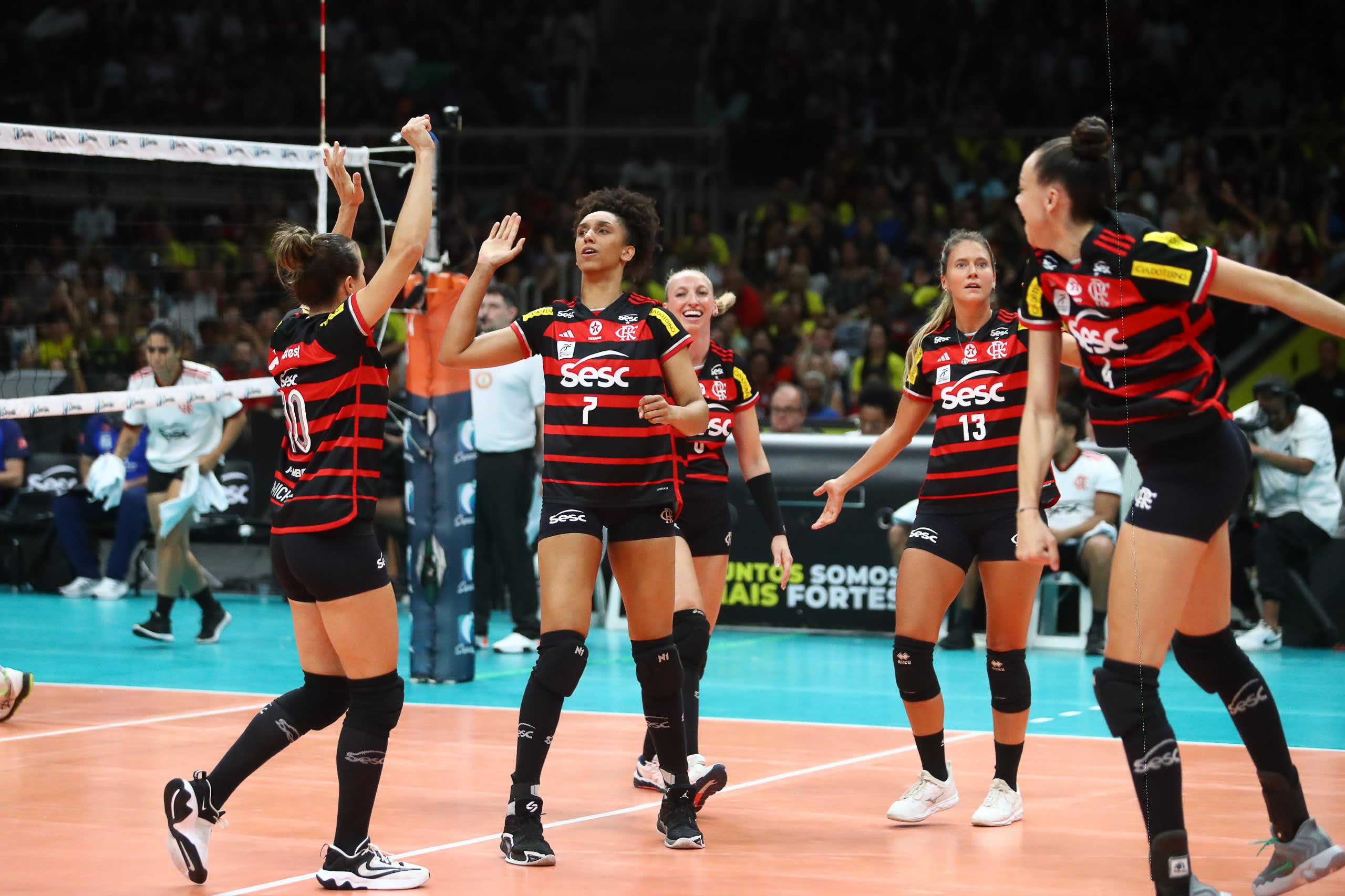 Lorena shines as Flamengo upset Minas in the Superliga