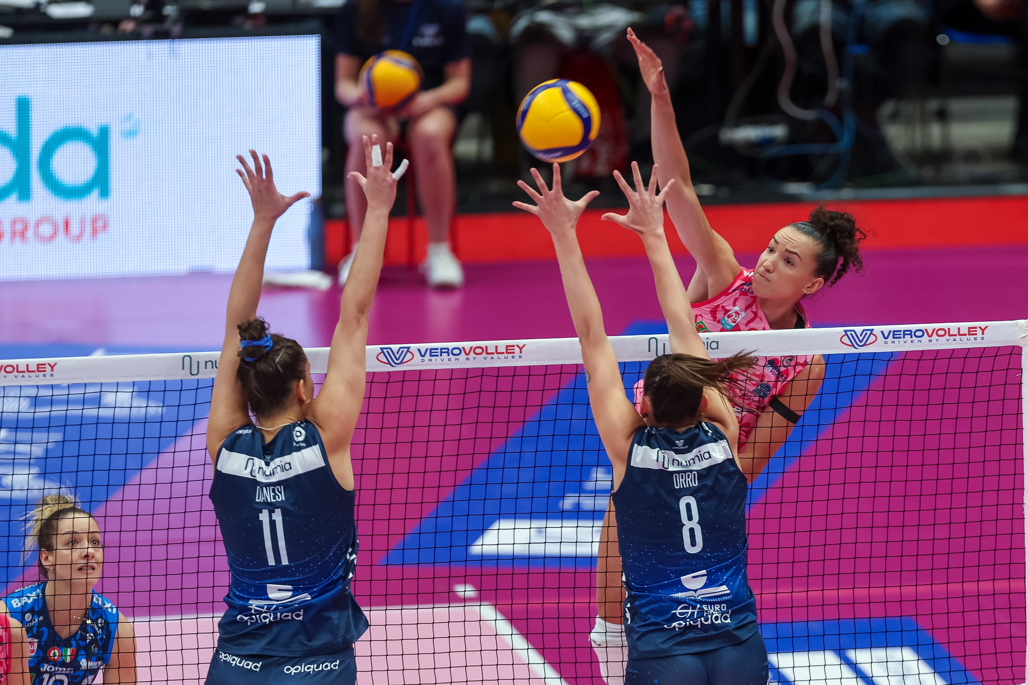 Gabi faz a diferença no clássico italiano