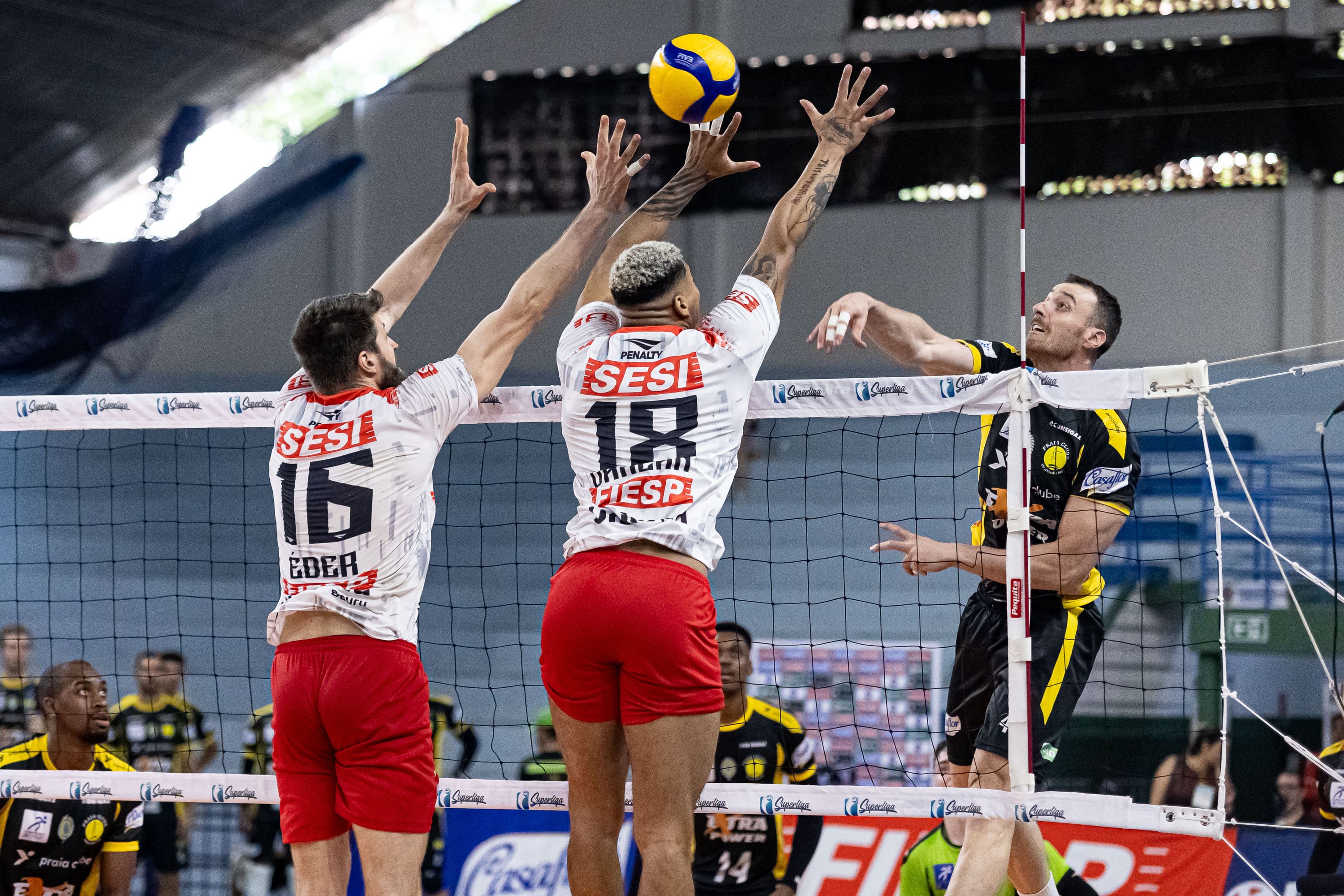 Praia beat SESI in a thriller ahead of Club World Champs debut