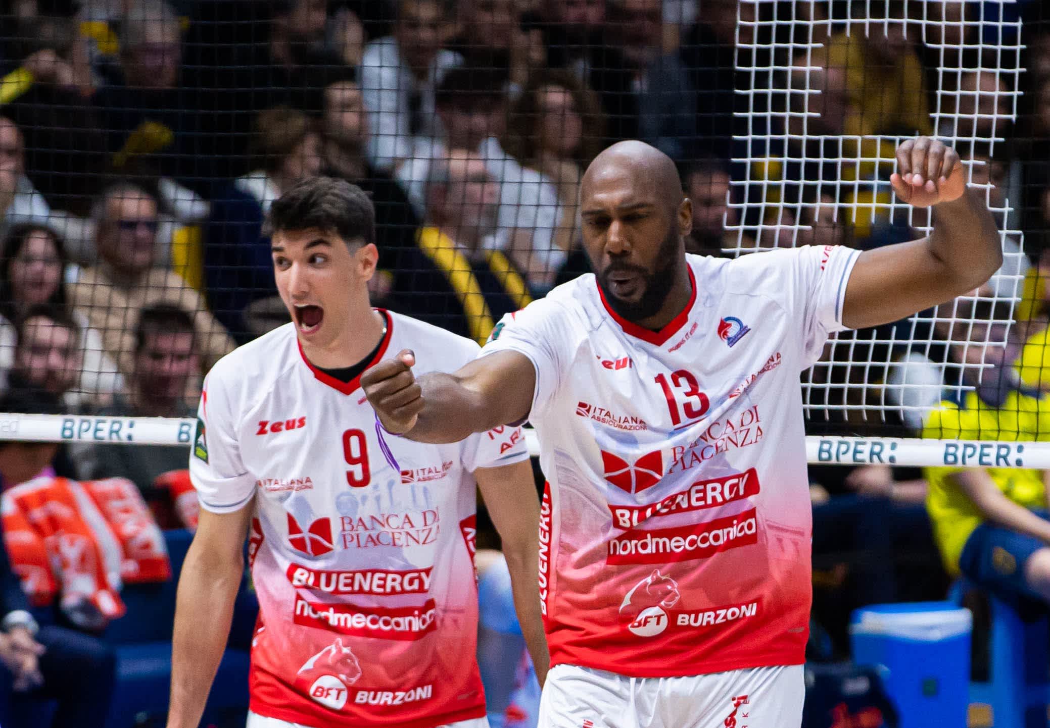 With nine serving aces from Turksih outside hitter Efe Mandiraci, Gas ...